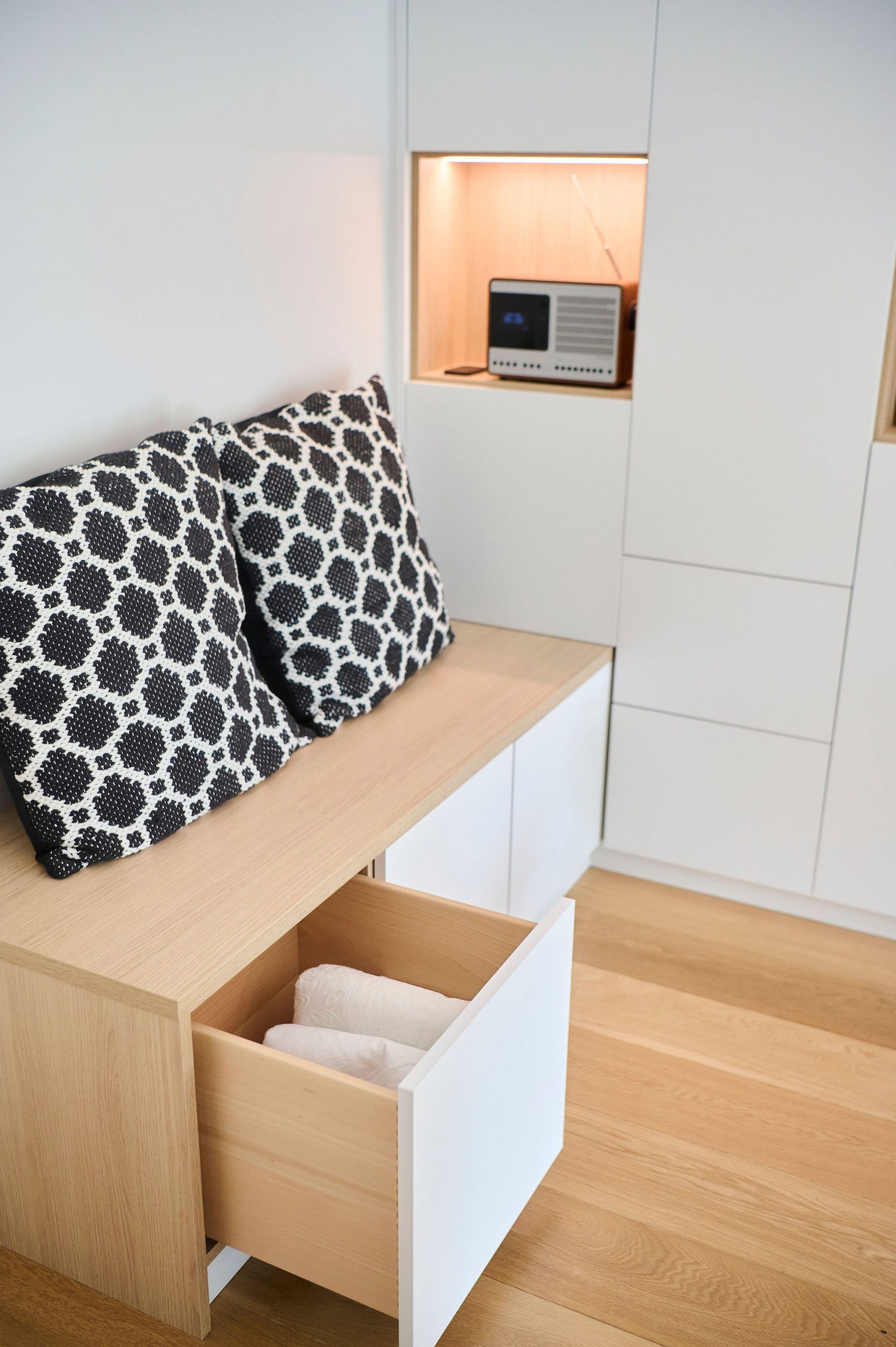 Multifunctionele meubels voor een gezin in Ukkel